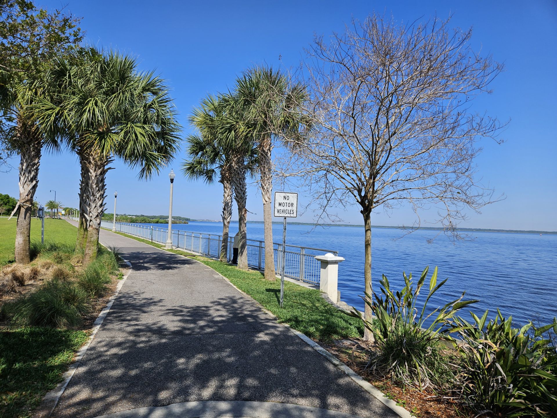 (1) Lake Monroe Trail in Sanford